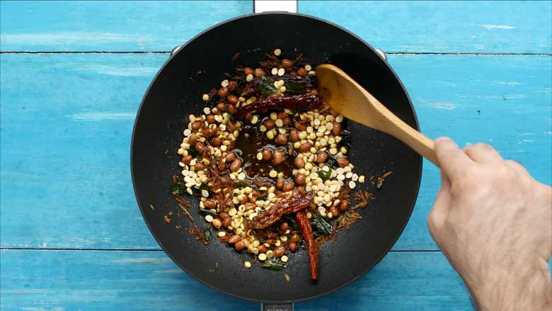 Poha Chivda Recipe: How to Make Best Poha Chivda at Home- Yummefy ...