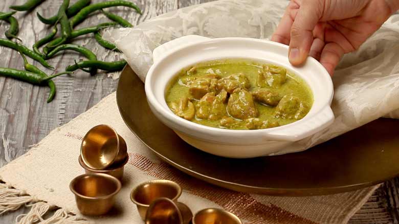 Hariyali Chicken Recipe: Best Hariyali chicken, Green Chicken Curry ...