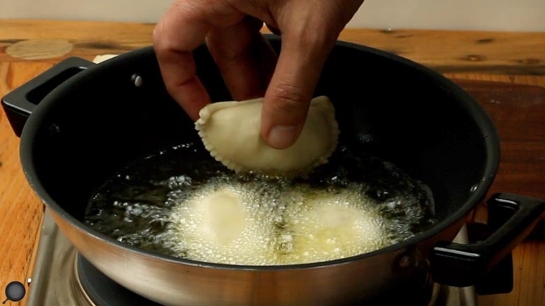 Karanji Recipe: How to make Marathi karanji or Maharastrian gujiya ...