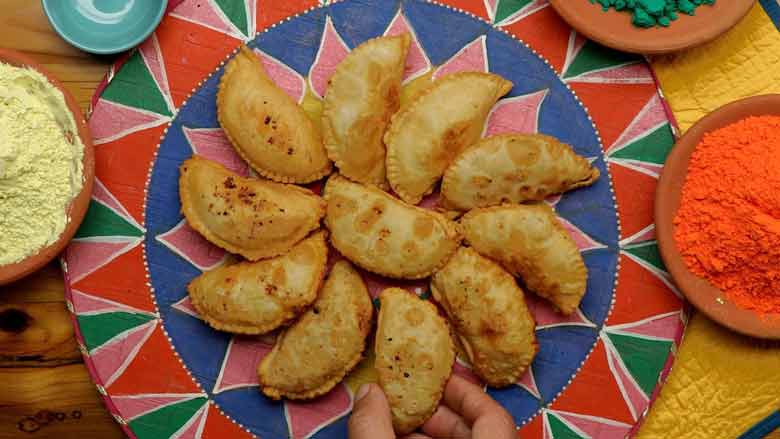 Karanji Recipe: How to make Marathi karanji or Maharastrian gujiya ...