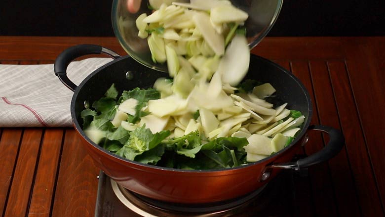 Ganth Gobi Recipe: How to make Kashmiri style Kohlrabi Recipe - Yummefy ...