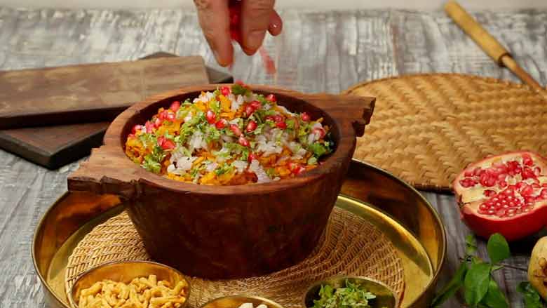 Indori Poha recipe - Traditional Indori Poha Recipe - Yummefy Recipes