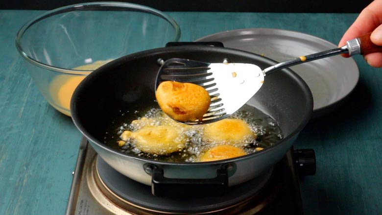 Aloo Chop Recipe: How to make Bengali style Aloo Chop recipe - Yummefy ...