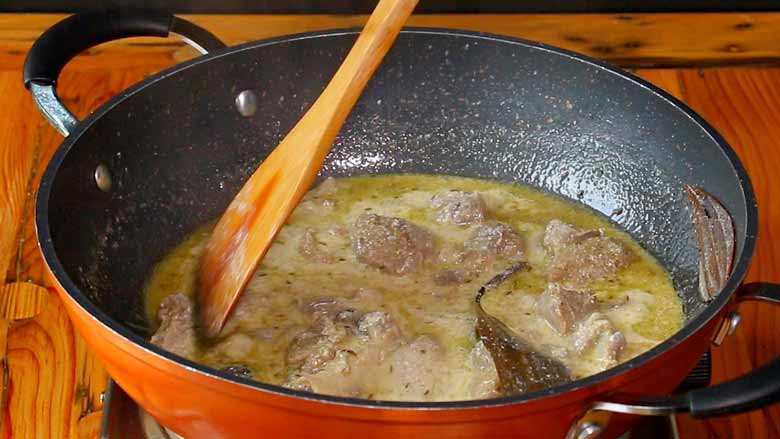 Yakhni recipe | How to make yakhni in a couple of easy steps