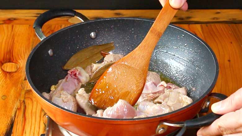 Yakhni recipe | How to make yakhni in a couple of easy steps